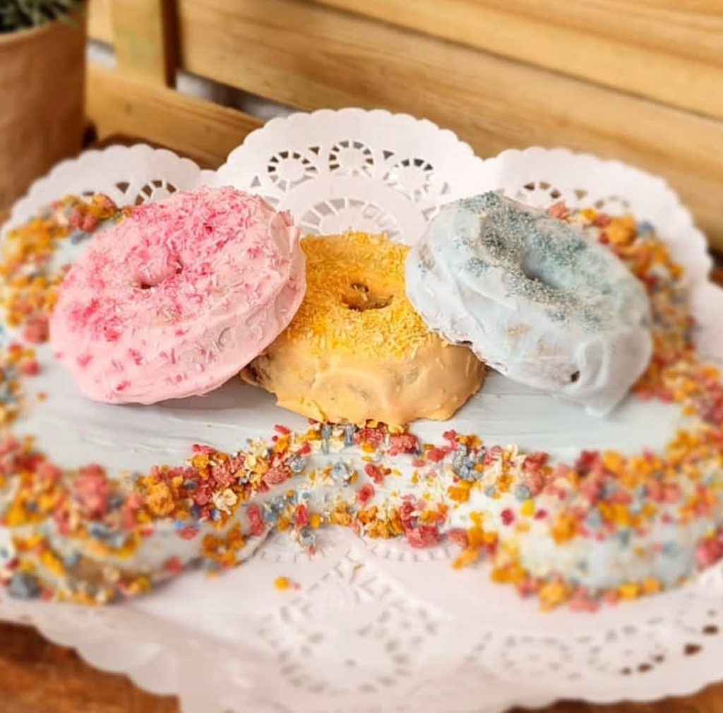 Bark Bone - meaty Cake for dogs with donuts Cooka's Cookies